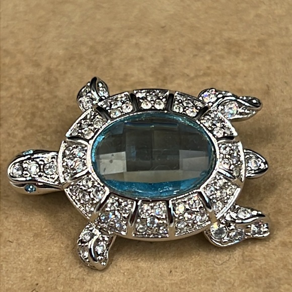 Swarovski | Jewelry | Vintage Swarovski Swan Turtle Brooch | Poshmark